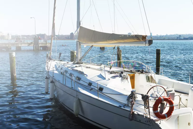 Mastering Basic Sailing Terms: Bow, Stern, Port, Starboard, Windward ...